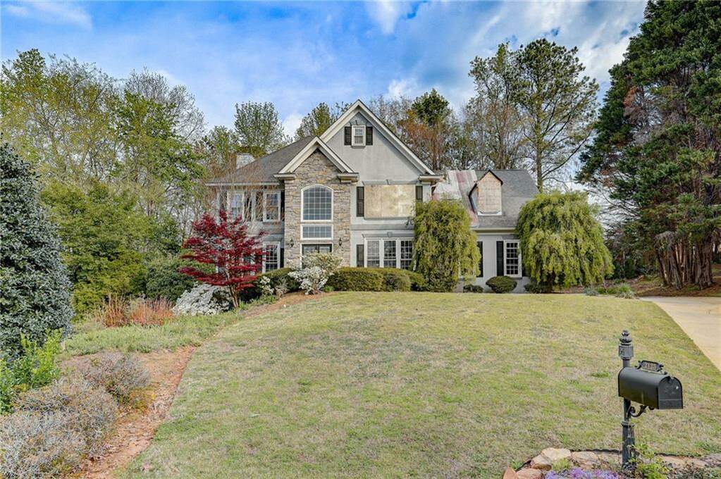 2125 Brook Pond Court, Alpharetta, GA 30005 | MLS# 7366045 | Ansley ...