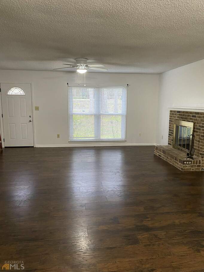 1124 Country Club Road, Newnan, GA 30263 | MLS# 20109824 | Ansley Real ...